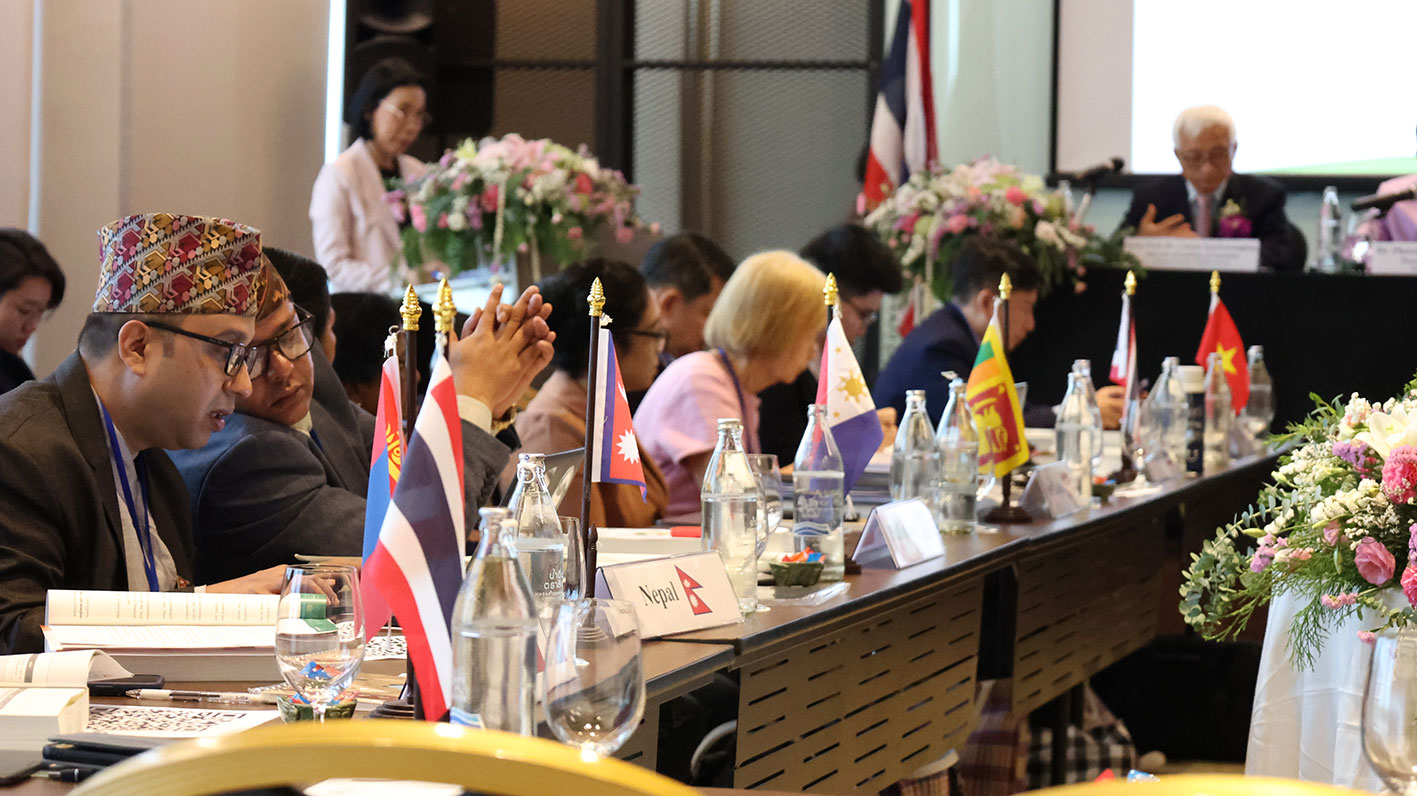 รศ.ดร.ชลัท ศานติวรางคณา ผู้อำนวยการสถาบันโภชนาการ ร่วมเป็นประธานกล่าว ...